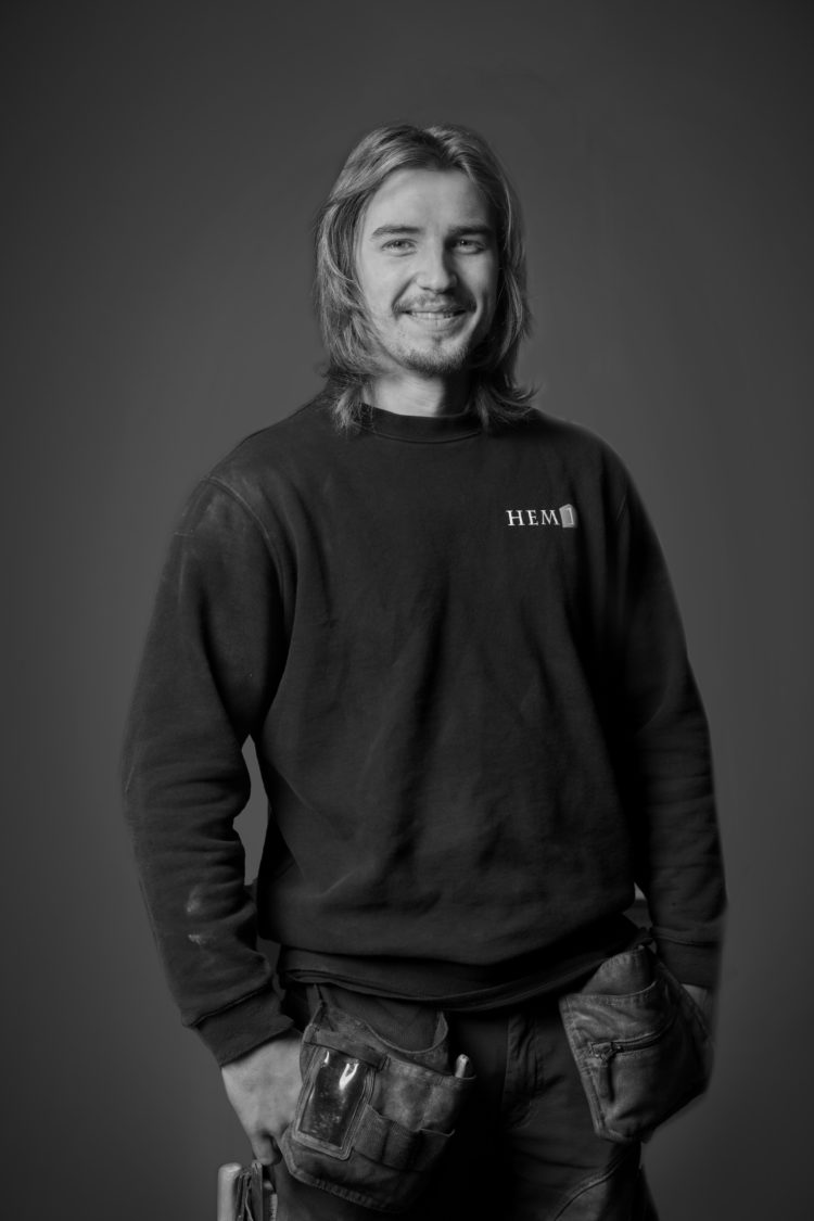 Kontakta oss på Hem1
